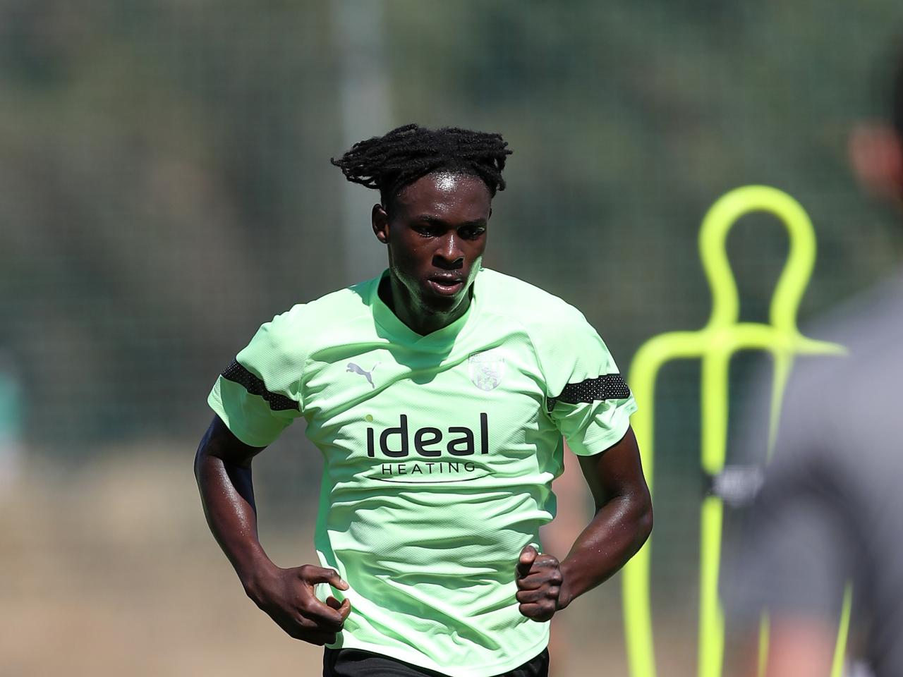 Loan review: Quevin Castro scores spectacular free-kick for Notts ...