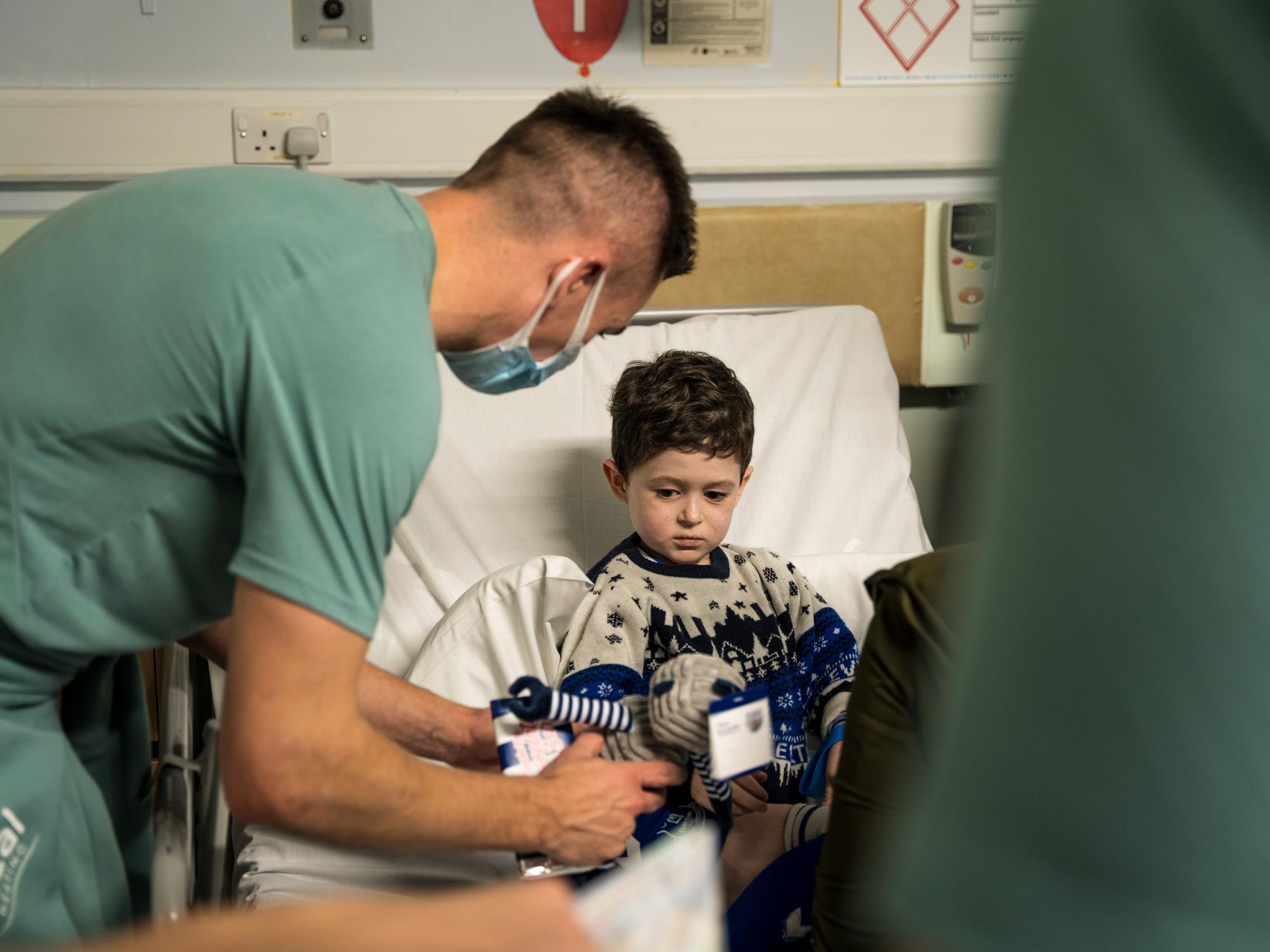 Albion players deliver festive cheer to young patients at Sandwell ...