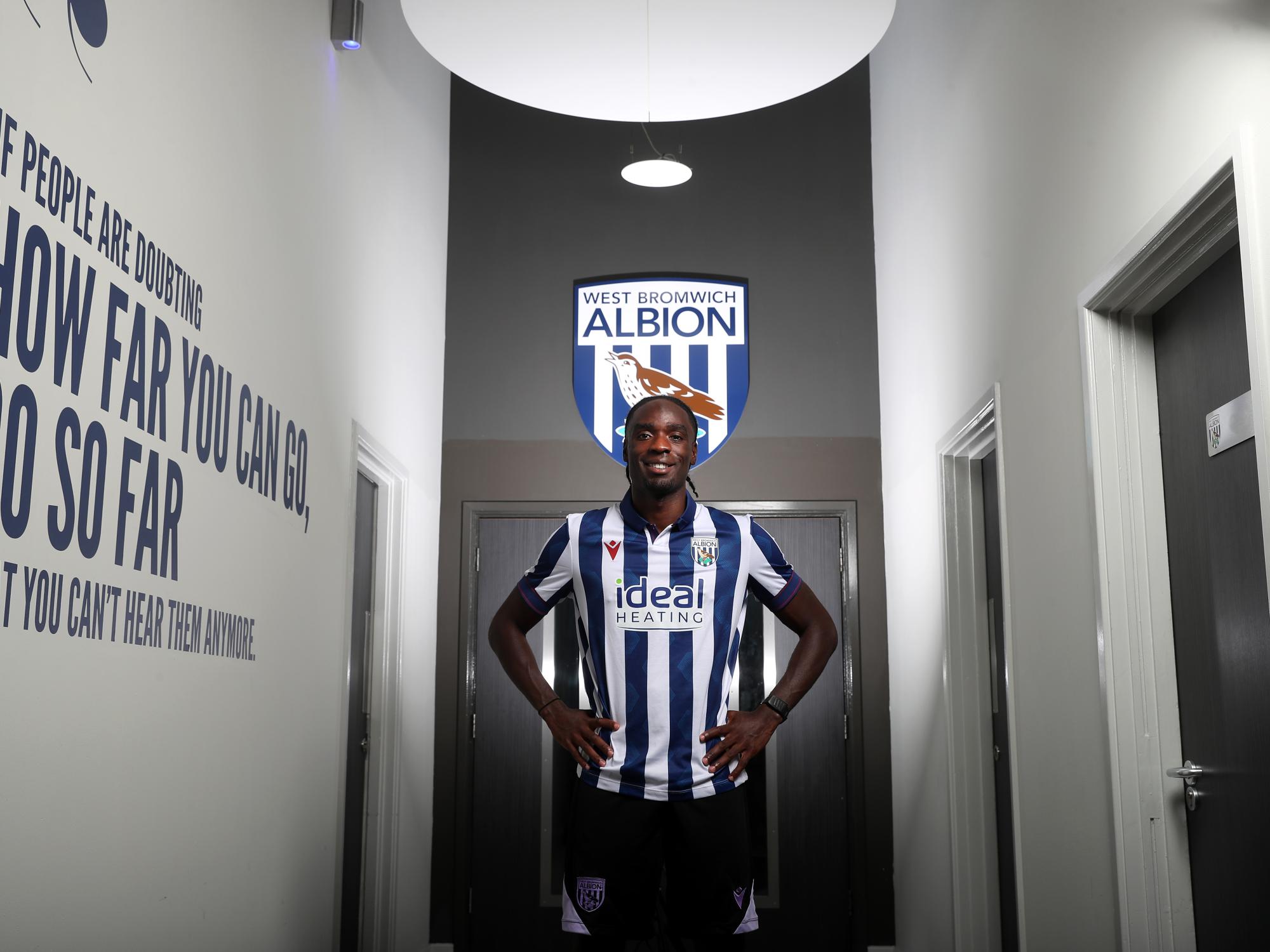 GALLERY | Devante Cole becomes a Baggie! 📸 | West Bromwich Albion