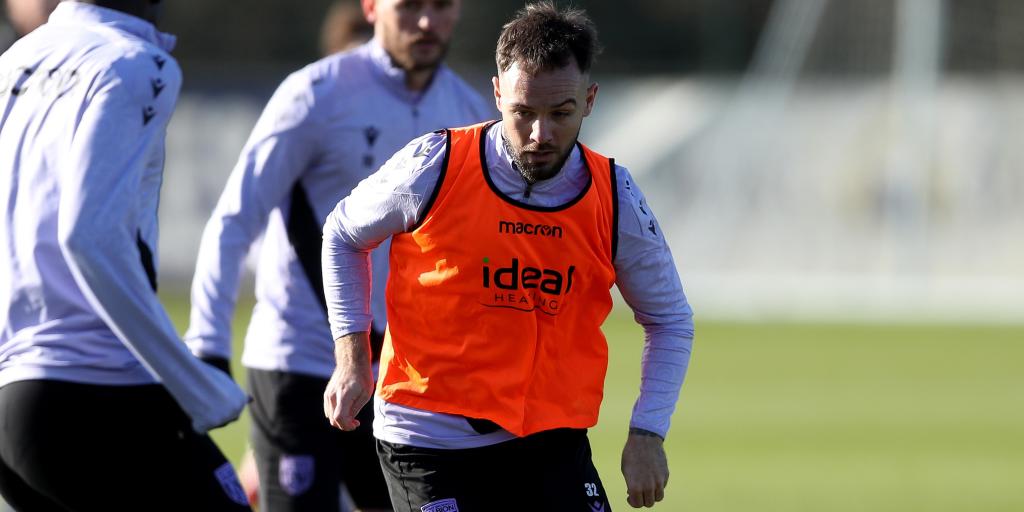 TRAINING GALLERY | First look at Will Lankshear & Adam Armstrong 📸 ...